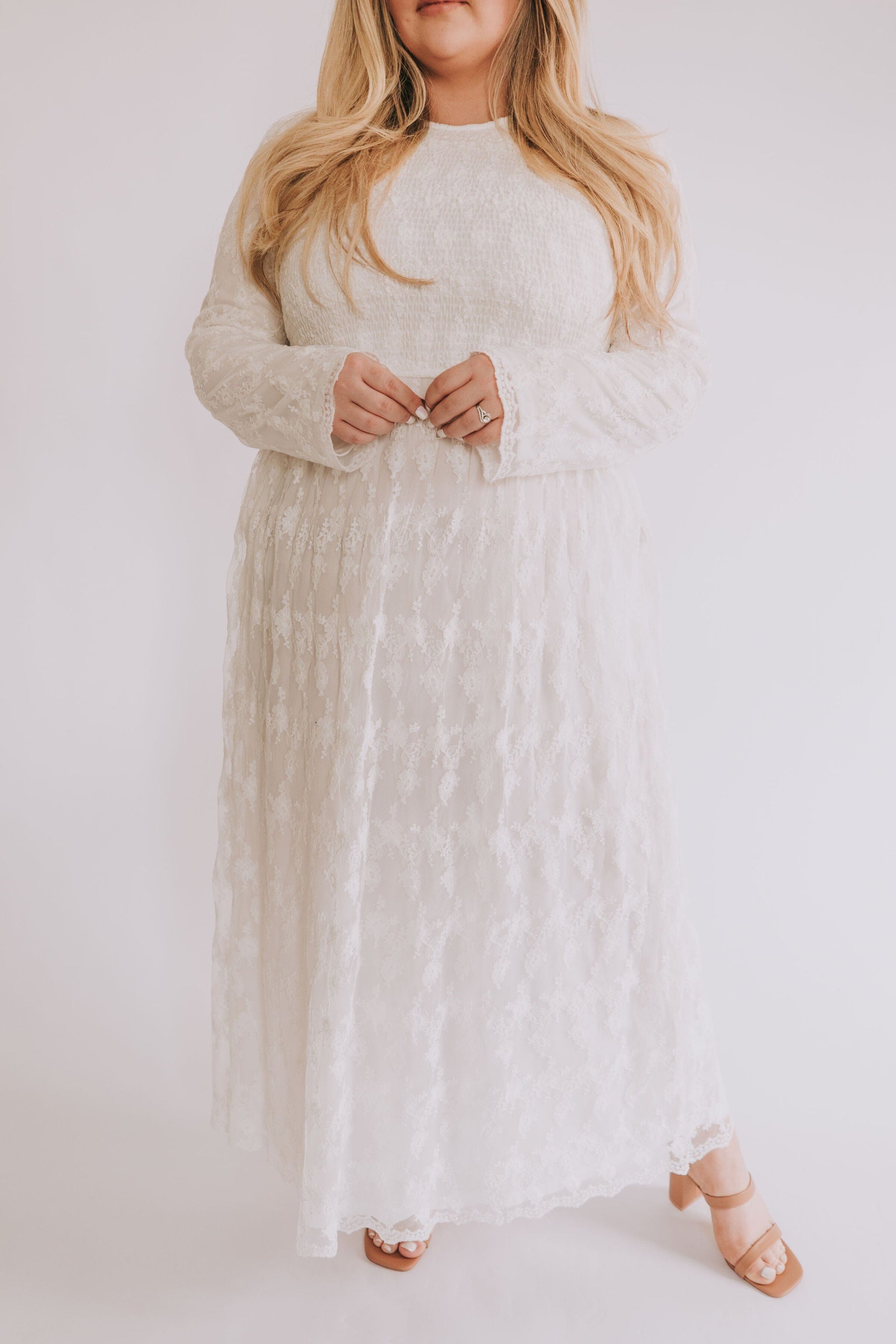 PLUS SIZE - The White: Melissa